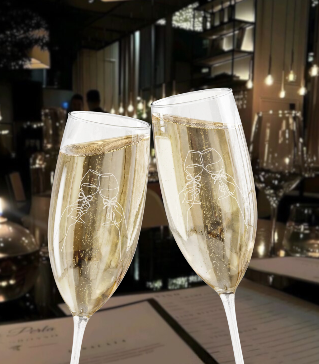 Engraved 8oz Champagne Flute — Kissing Birds Wedding & Anniversary Gla – starshop